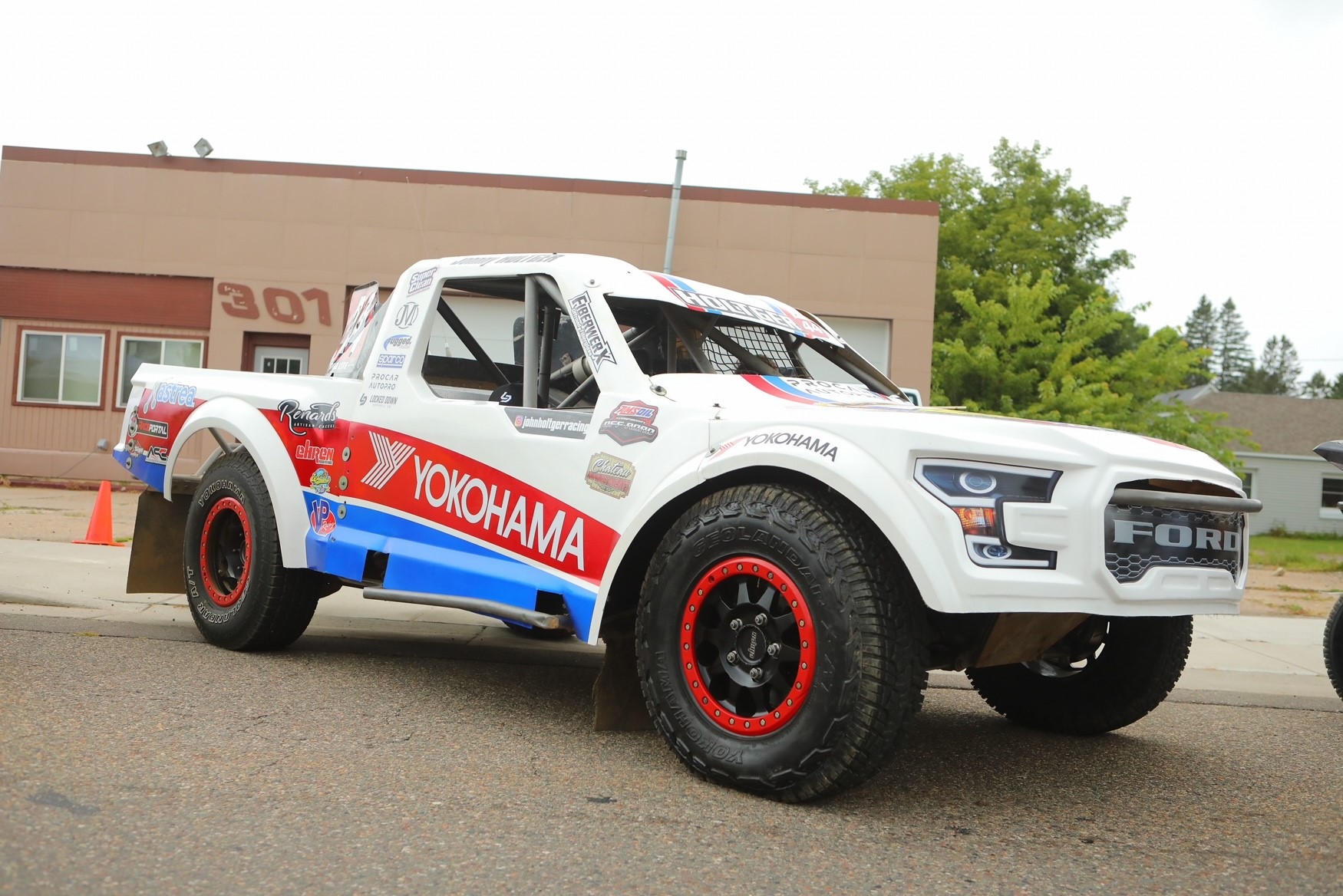 white-truck – John Holtger Racing